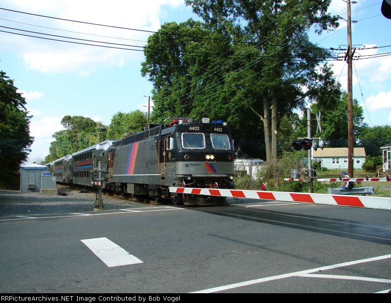 NJT 4402